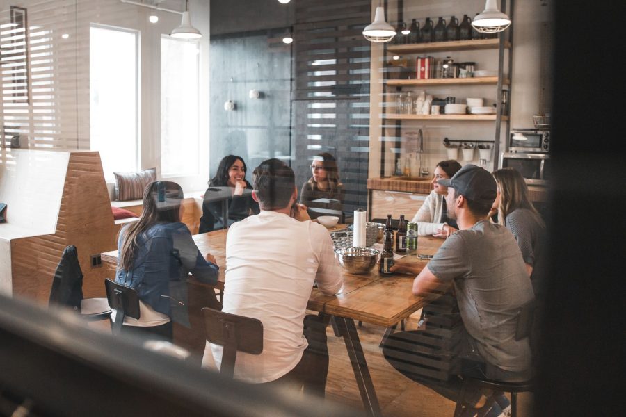 How Small Businesses Should Manage Annual Leave for Employees - Designerly