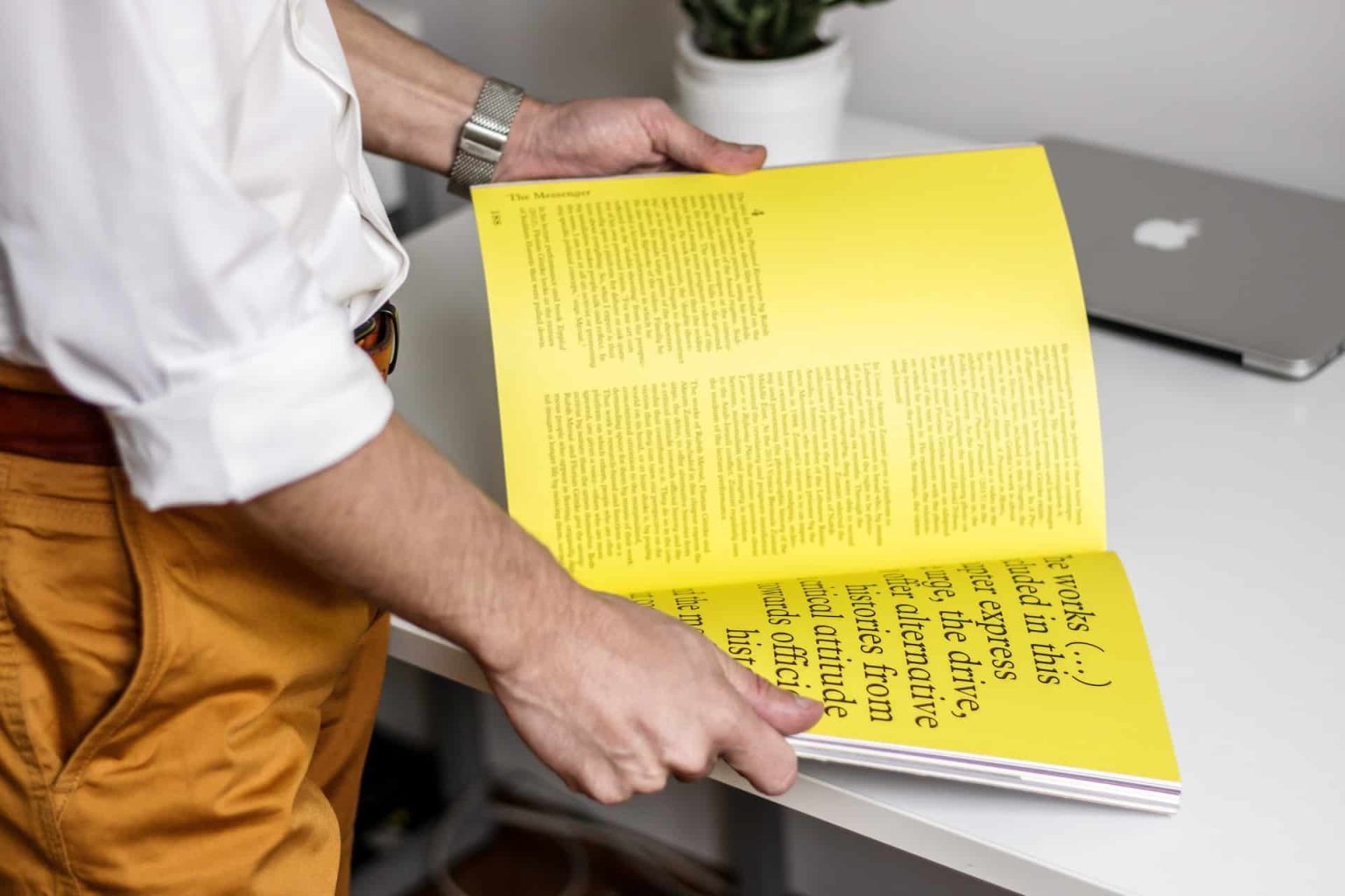 Bleed in Printing Explained: A Definition With Examples (Updated 2025 ...
